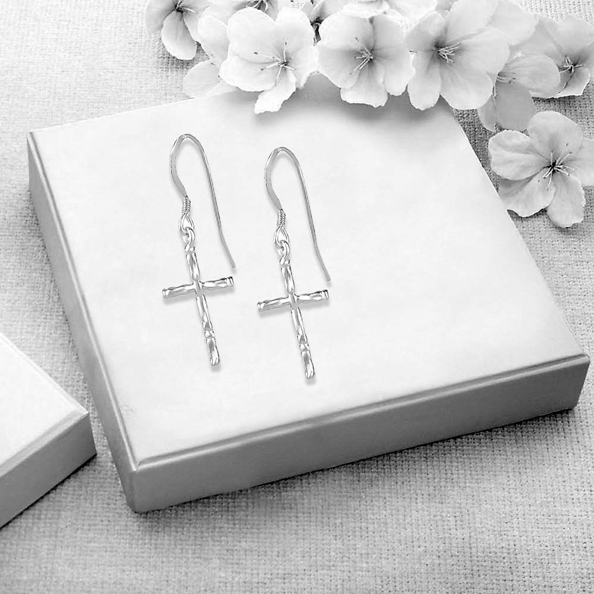 LeCalla 925 Sterling Silver Women's Drop & Dangle Earrings Lightweight Cross Dangle Drop Earring Religious Gift for Women - 35mm