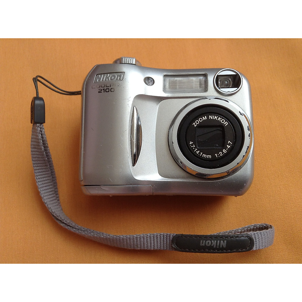 Nikon Coolpix 2100 2MP Digital Camera w/ 3x Optical Zoom