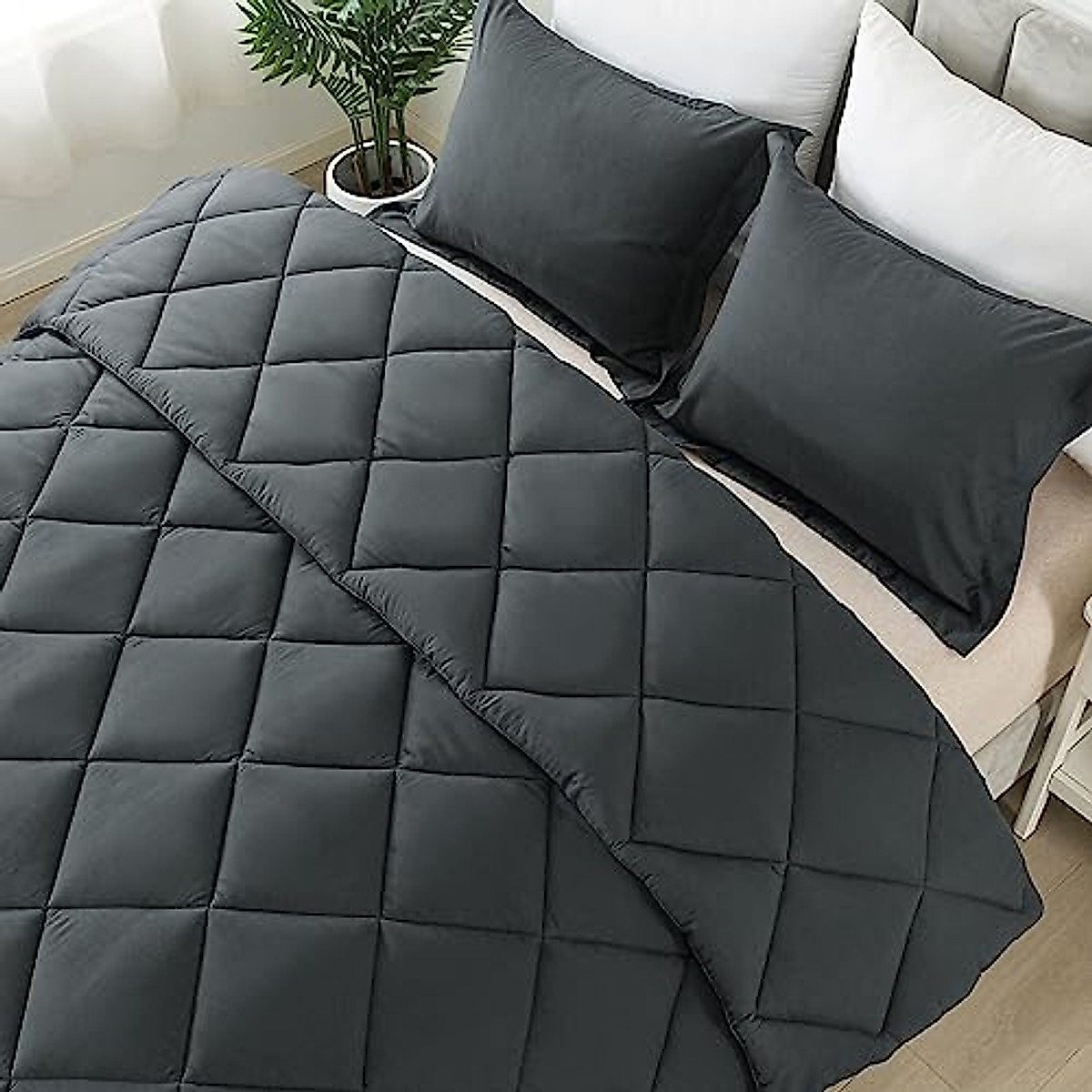 HYLEORY King Size Comforter Set with 2 Pillow Shams - Down Alternative Bed Comforters Bedding Sets for All Season - Lightweight - Machine Washable - Dark Grey