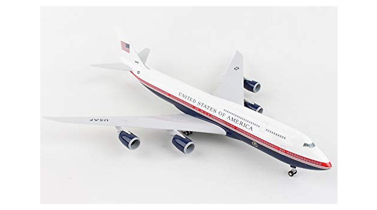 Daron SkyMarks 747-8i Air Force One Model - 1/200 Scale with Gear
