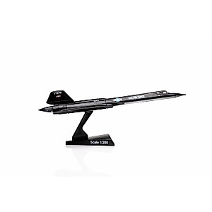 Daron Worldwide Trading SR-71 Blackbird Vehicle (1:200 Scale), Black
