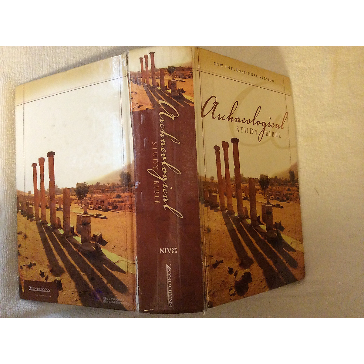 NIV, Archaeological Study Bible, Hardcover: An Illustrated Walk Through Biblical History and Culture