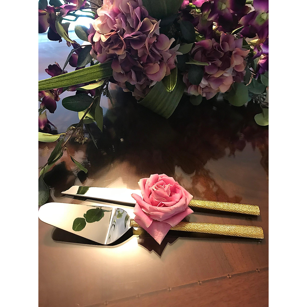 Elegant 2 Piece Cake Server Set 1 Cake Knife and 1 Cake Server 2 Tone Made of Stainless Steel and Beautiful Gold Design Ideal for Weddings, Parties, Elegant Events.