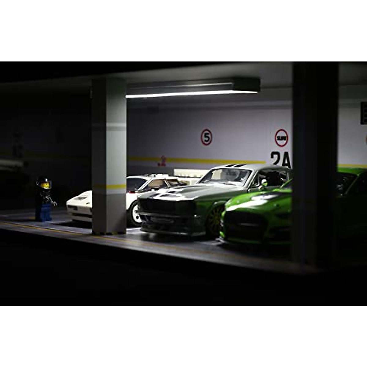 1/24 Scale Die-cast Car Garage Display Case with Clear Acrylic Cover and LED Lighting for 4 Parking Space (1:24-4 Parking 2A)