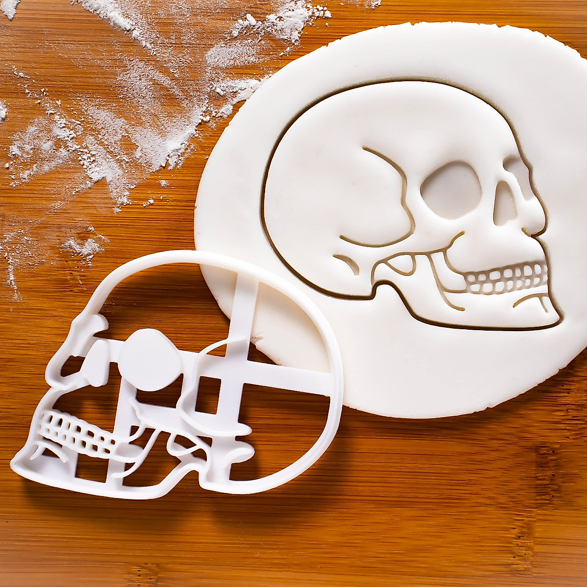 Anatomical Human Skull cookie cutter, 1 piece - Bakerlogy