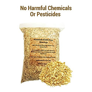 Wood Smith USA Premium Pine Bedding | Dust Free, Soft Shavings | All Natural | Chicken Coops | Animal Bedding | Small Animals | Odor Control (4 Quart)