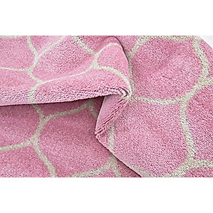 Unique Loom Trellis Frieze Collection Area Rug - Rounded (4' 1" x 6' 1", Light Pink/ Ivory)