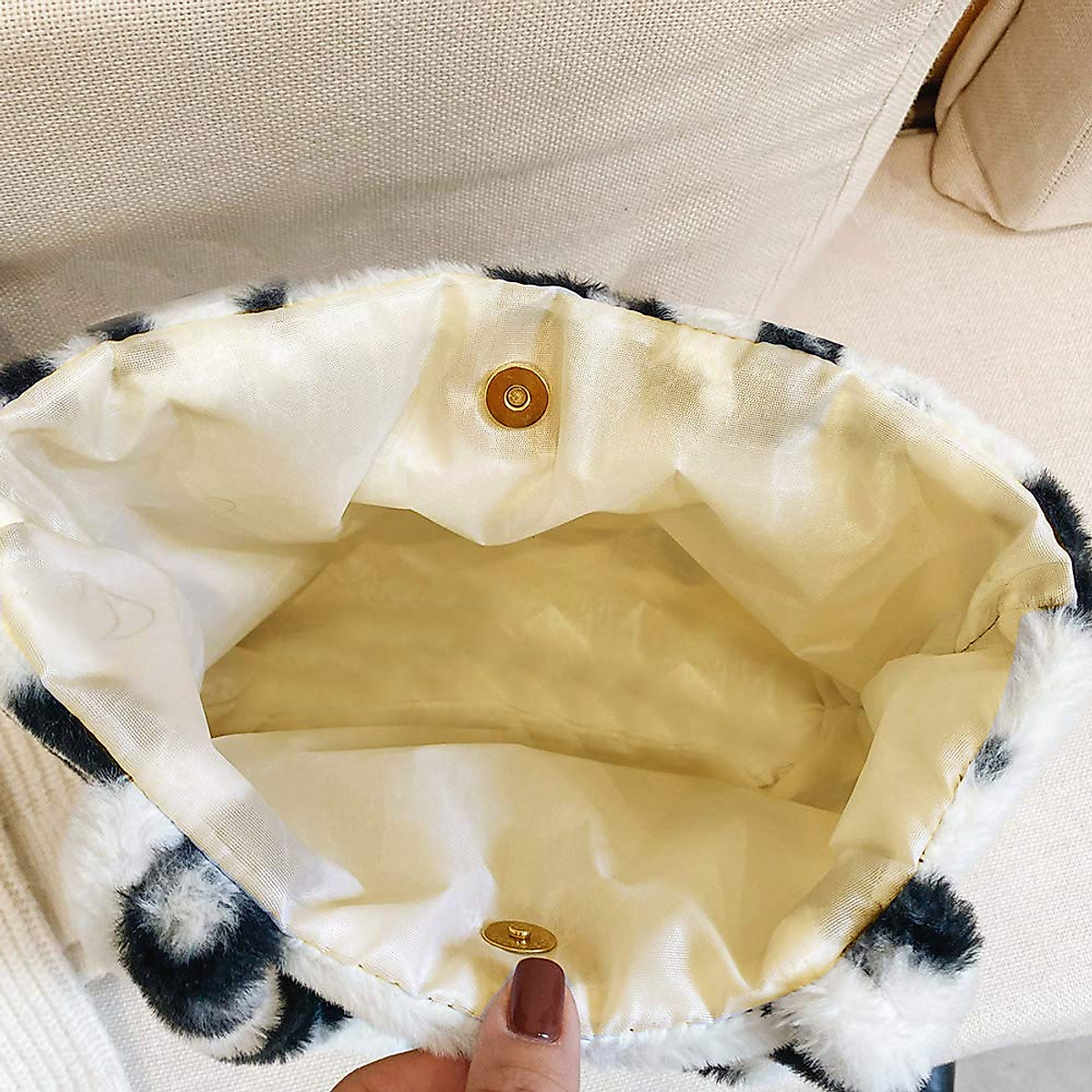 Plush Underarm Bag, Ladies Fluffy Shoulder Bag, Women Furry Tote Bag Plush Crossbody Bag for Autumn and Winter