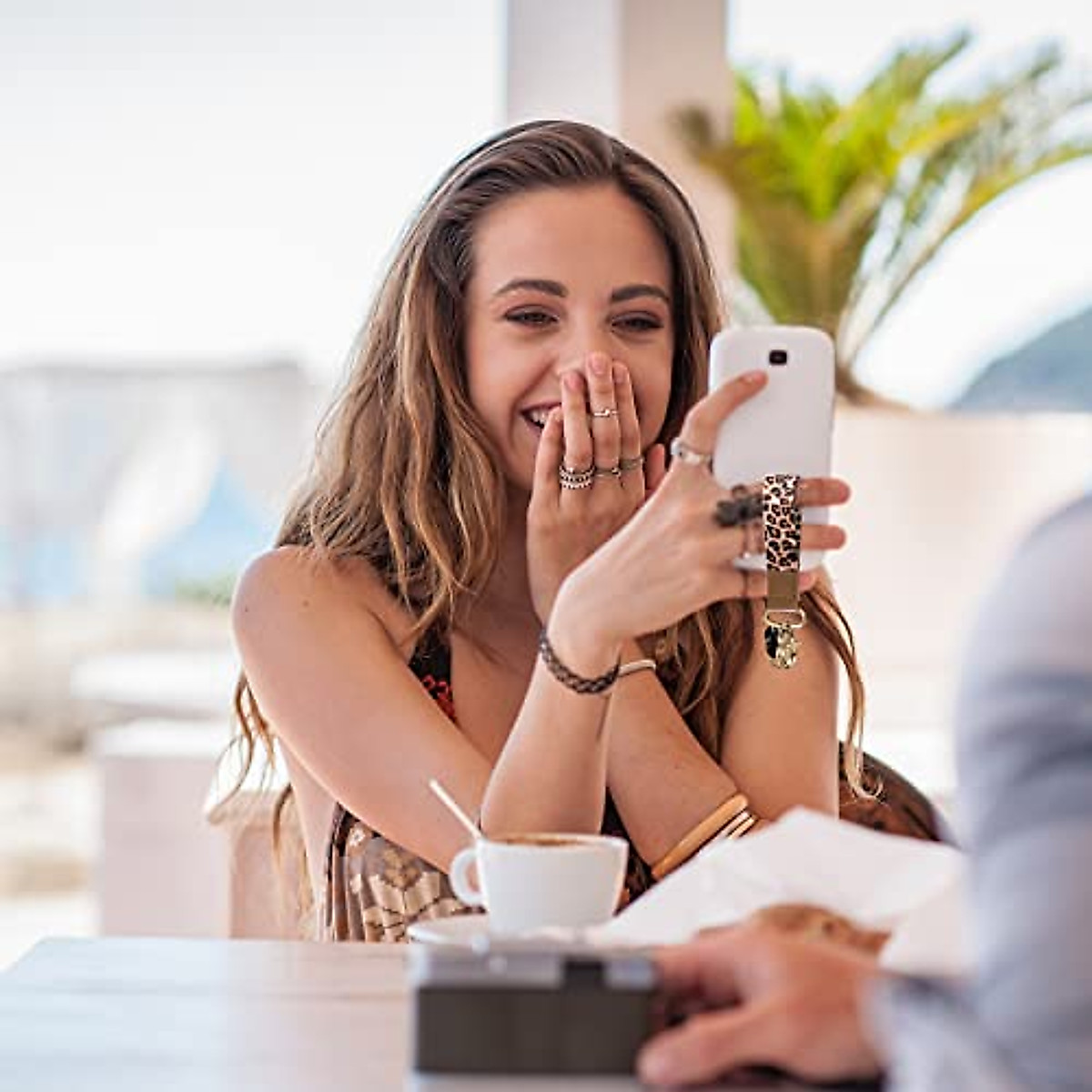 Handlein Key Ring Bracelet ，Mini Keychain Bracelet for Women，Key Rings for Keychains Holder Car ID Badges Card Wallet Phone Camera.（Leopard）