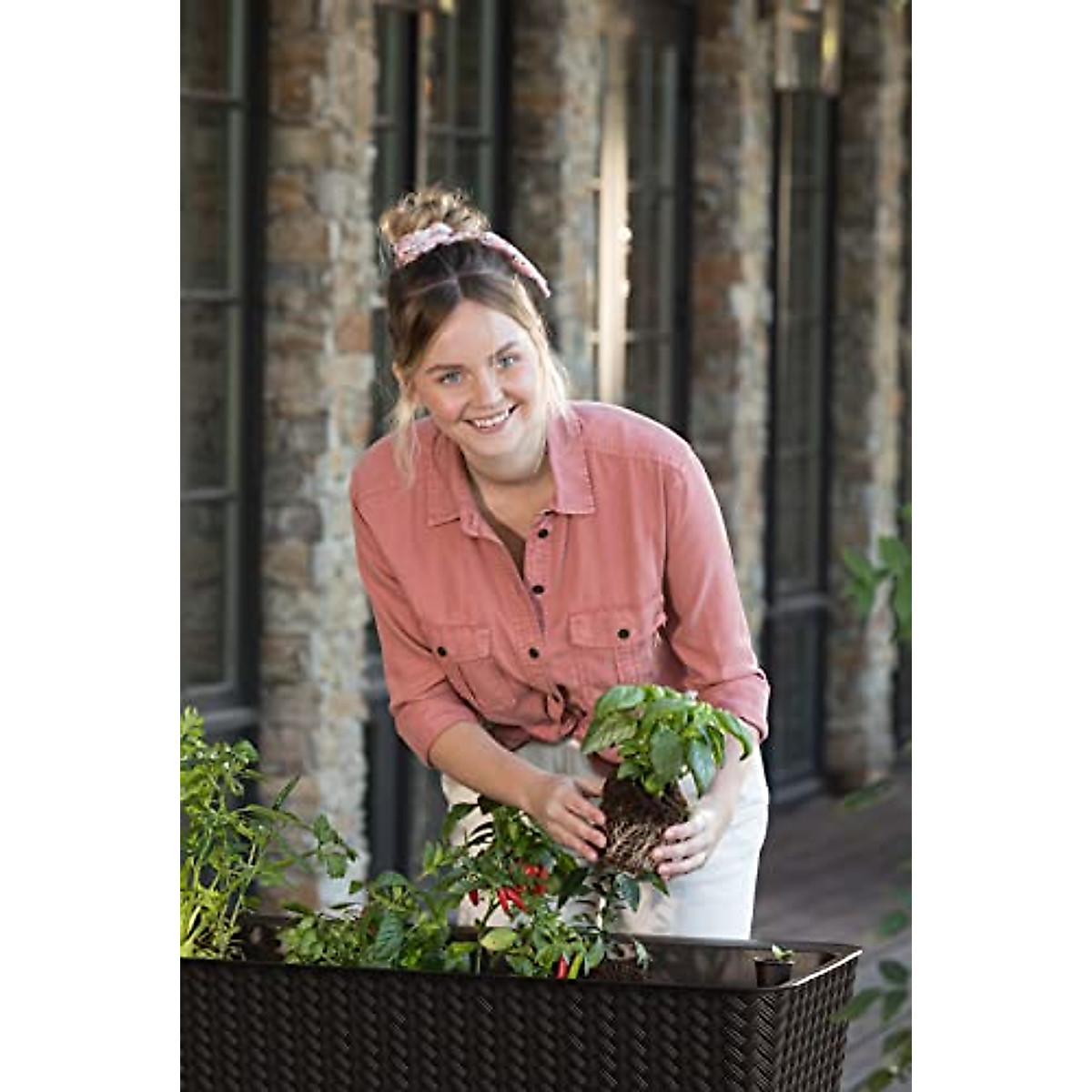 Keter Splendor 31.7 Gallon Raised Garden Bed with Self Watering Planter Box and Drainage Plug-Perfect for Growing Fresh Vegetables, Flowers and Herbs, Brown