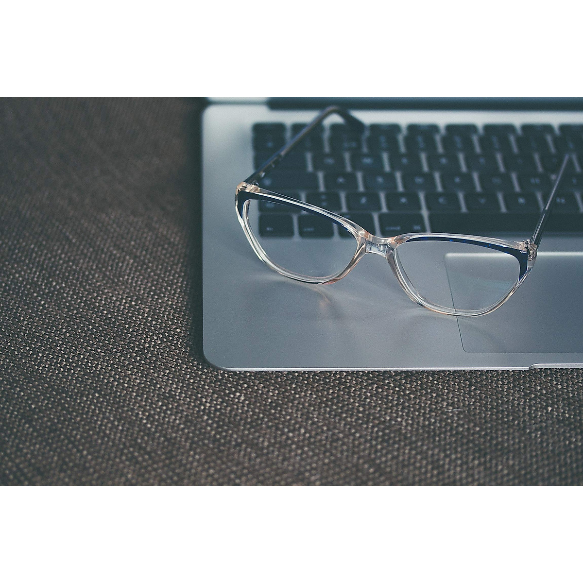 Quick Sheen Anti-Fog Spray for Glass, Windows, Glasses, Masks, Mirrors, Goggles