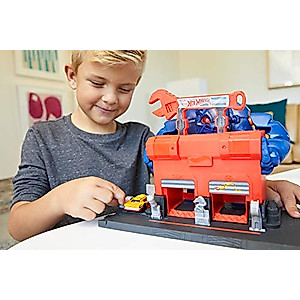 Hot Wheels Creature Attack Playsets, Gorilla Garage, Multicolor