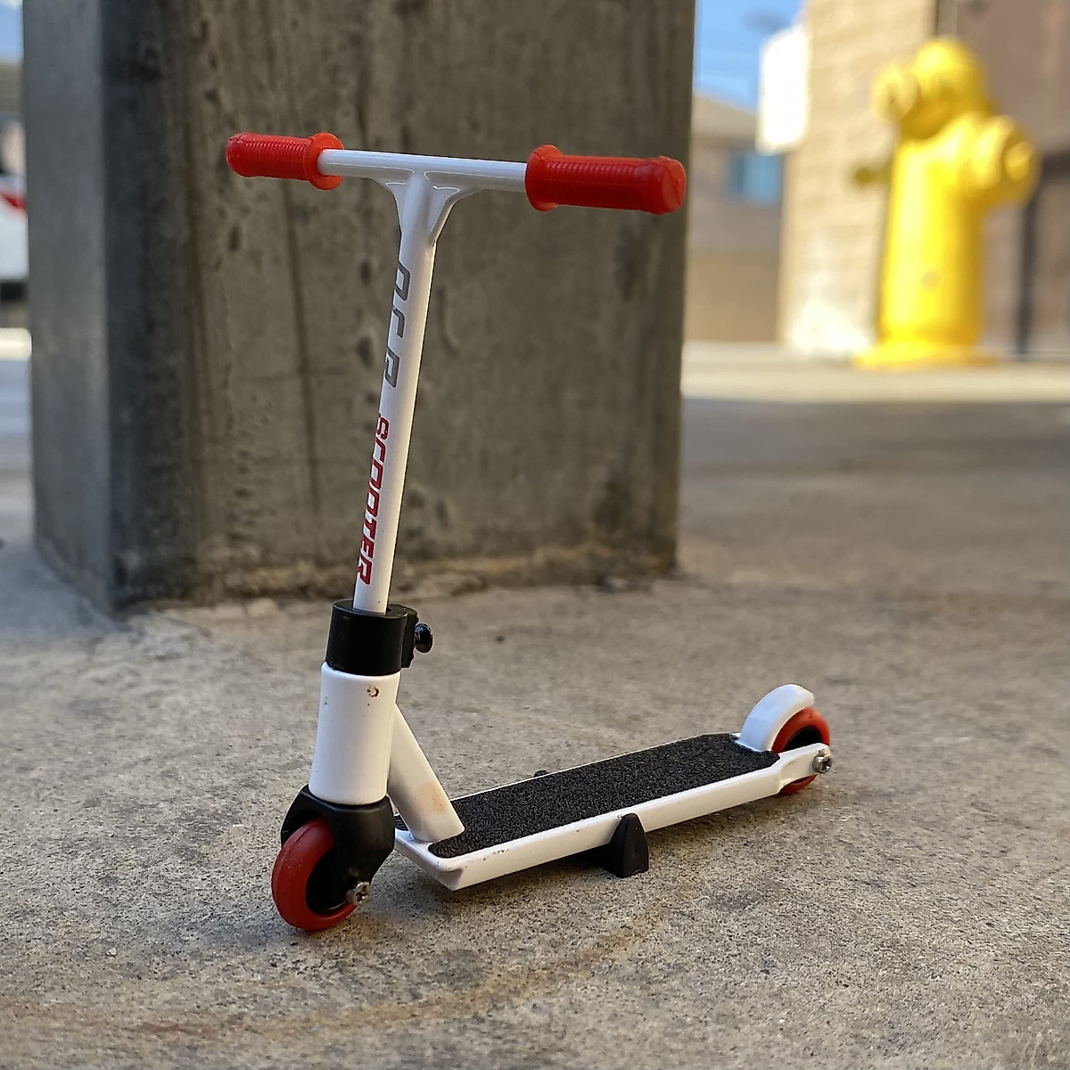 Yllo Professional Finger Scooter Toy Made of Alloy Metal with Changeable bar Grips, Rubberized Wheels, and Two Piece Fork. for use Fingerboard Obstacles, Fingerboard Parks, and competitions. - White