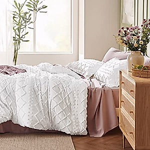 Bedsure Boho Comforter Set Queen - White Tufted Shabby Chic Bedding Comforter Set for All Seasons, 3 Pieces Western Comforter Set, Farmhouse Modern Bed Set, Spring Bedding for Women Men Girls