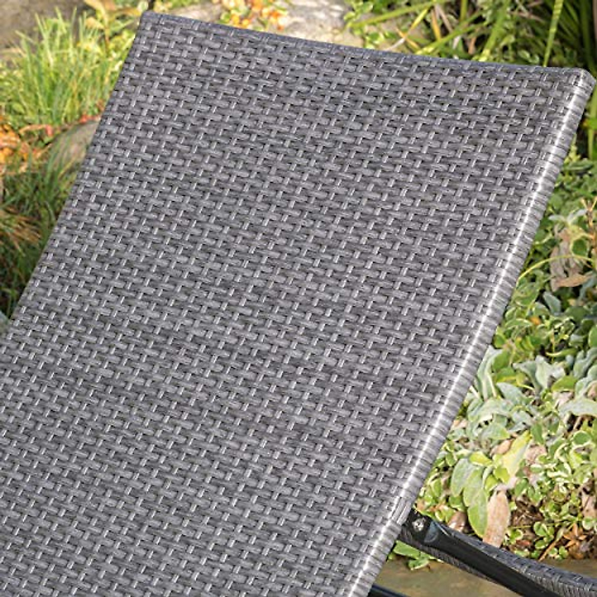 Christopher Knight Home 662 Salem Chaise Outdoor Lounge