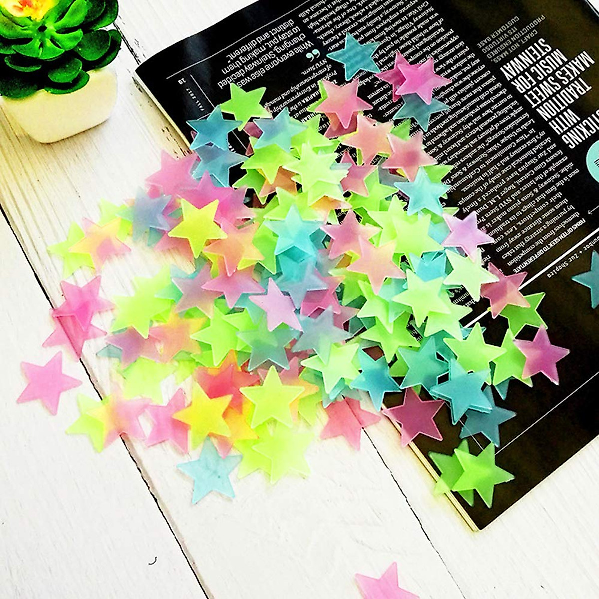 500Pcs 3CM Glow in The Dark Wall Decals Stars Stickers for Home Ceiling Wall Baby Kids Bedroom (Multicolor)