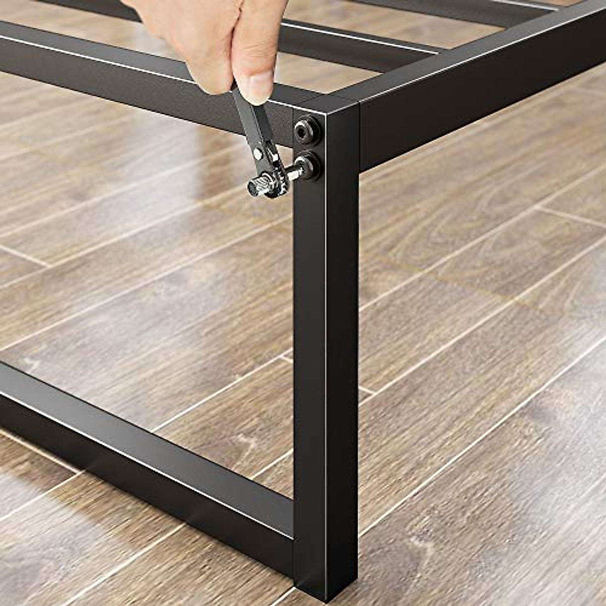 ZINUS Lorelai 12 Inch Metal Platform Bed Frame / Mattress Foundation with Steel Slat Support / No Box Spring Needed / Easy Assembly, Twin, Black