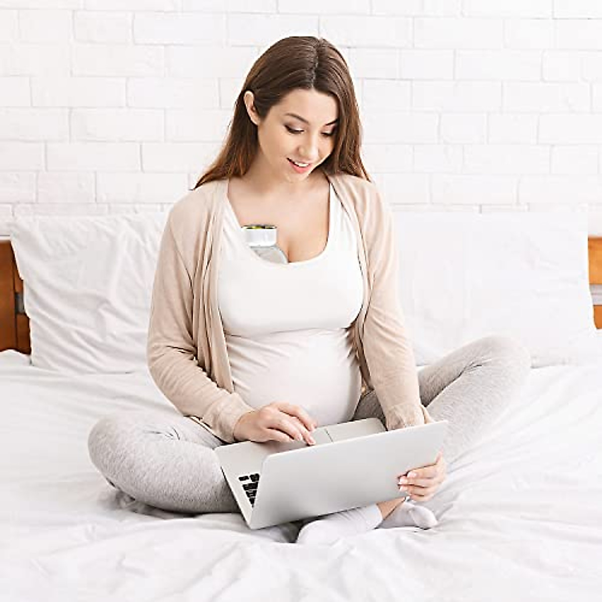 Wearable Breast Pump,Quiet & Hands-Free,Portable,in-Bra Double Electric Breast Pump(Black)