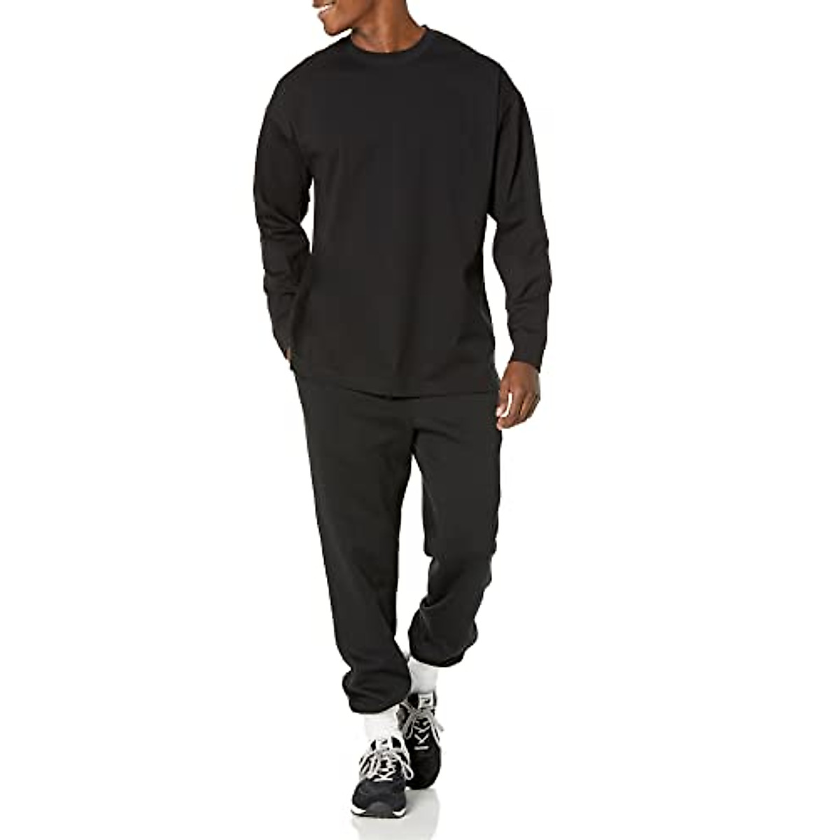 Amazon Essentials Men's 100% Organic Cotton Oversized-Fit Long-Sleeve T-Shirt, Black, X-Large