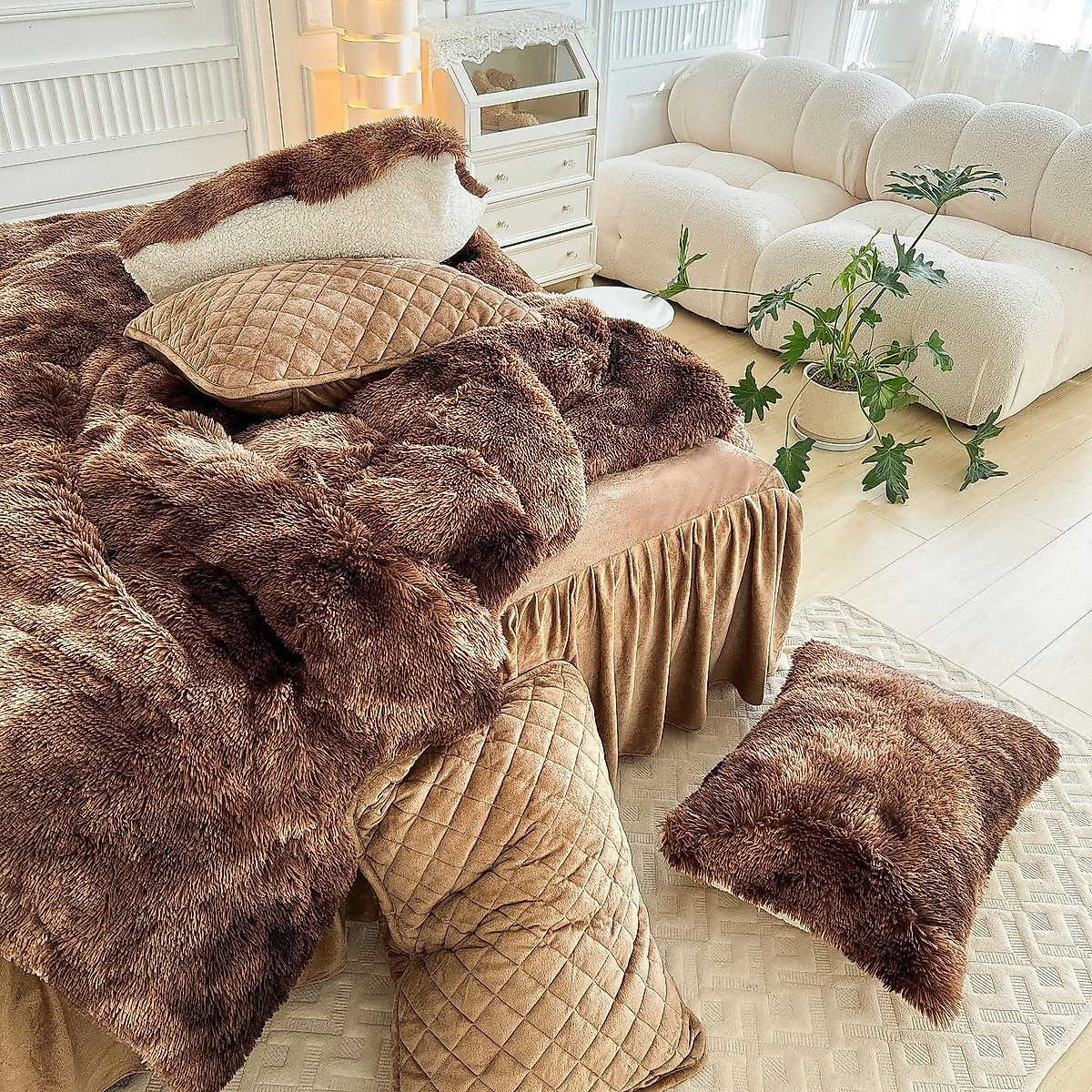 Fur Bed in a Bag Queen Size Faux Fur Comforter Set White with Coffee - 6 Pieces Shaggy Comforter Set Adult Size - Luxury Warm Winter Bed in a Bag Style with Flannel Bed Skirt, Pillowcases