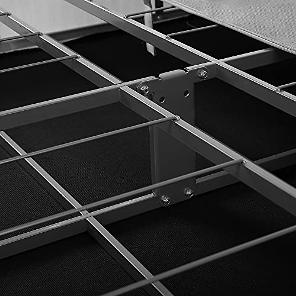 ZINUS No Assembly Metal Box Spring / 9 Inch White Mattress Foundation / Sturdy Metal Structure, Split Queen