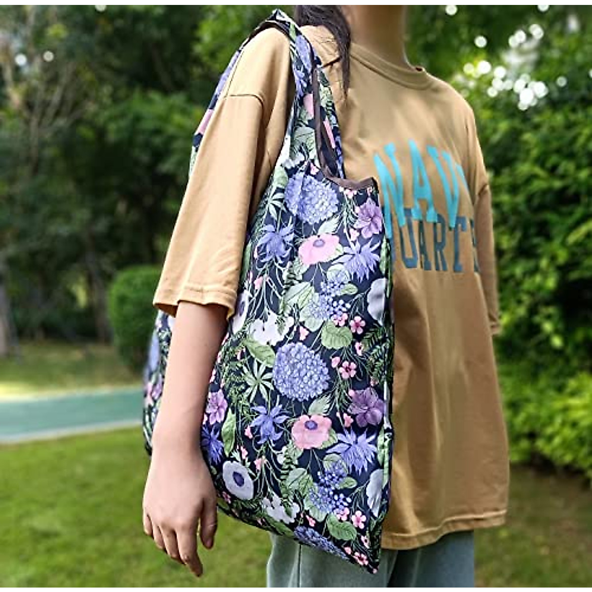 Fineget Reusable Foldable Large Shopping Grocery Tote Bag Portable Waterproof Durable Spare Tote for Women Travelling Camping Beach Picnic Laundry Yoga Duffel Bag Petunias Flowers Pattern