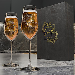 Set of 2 Custom Champagne Flutes - Customized Wedding Champagne Glasses - Personalized Bride & Groom Champagne Flutes for Mr & Mrs - Champagne Coupe Glasses - Unique Wedding Gift Idea - 6 Designs