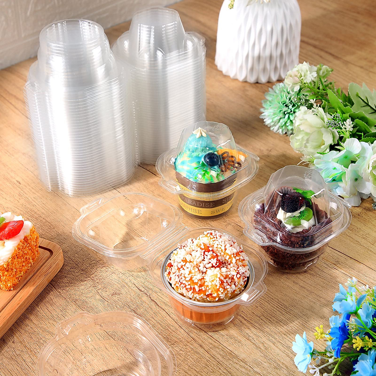 Meanplan Single Cupcake Containers Disposable Individual Cupcake Boxes Plastic Cupcake Holder Stackable Cupcake Carriers Clear Cupcake Domes with Connected Lid for Food Wedding Baby Shower (200 Pcs)