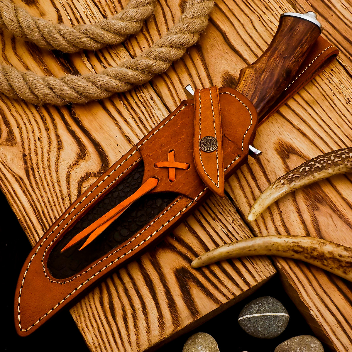 Poshland Handmade Damascus Steel Bowie Hunting Knife with Solid Perfect Grip Handle (Style 1)