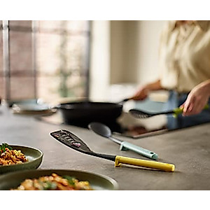 Joseph Joseph Duo Slotted Turner with Integrated Tool Rest: Hygienic, Heat-Resistant Nylon Head, Safe for Non-Stick Cookware, Light Yellow
