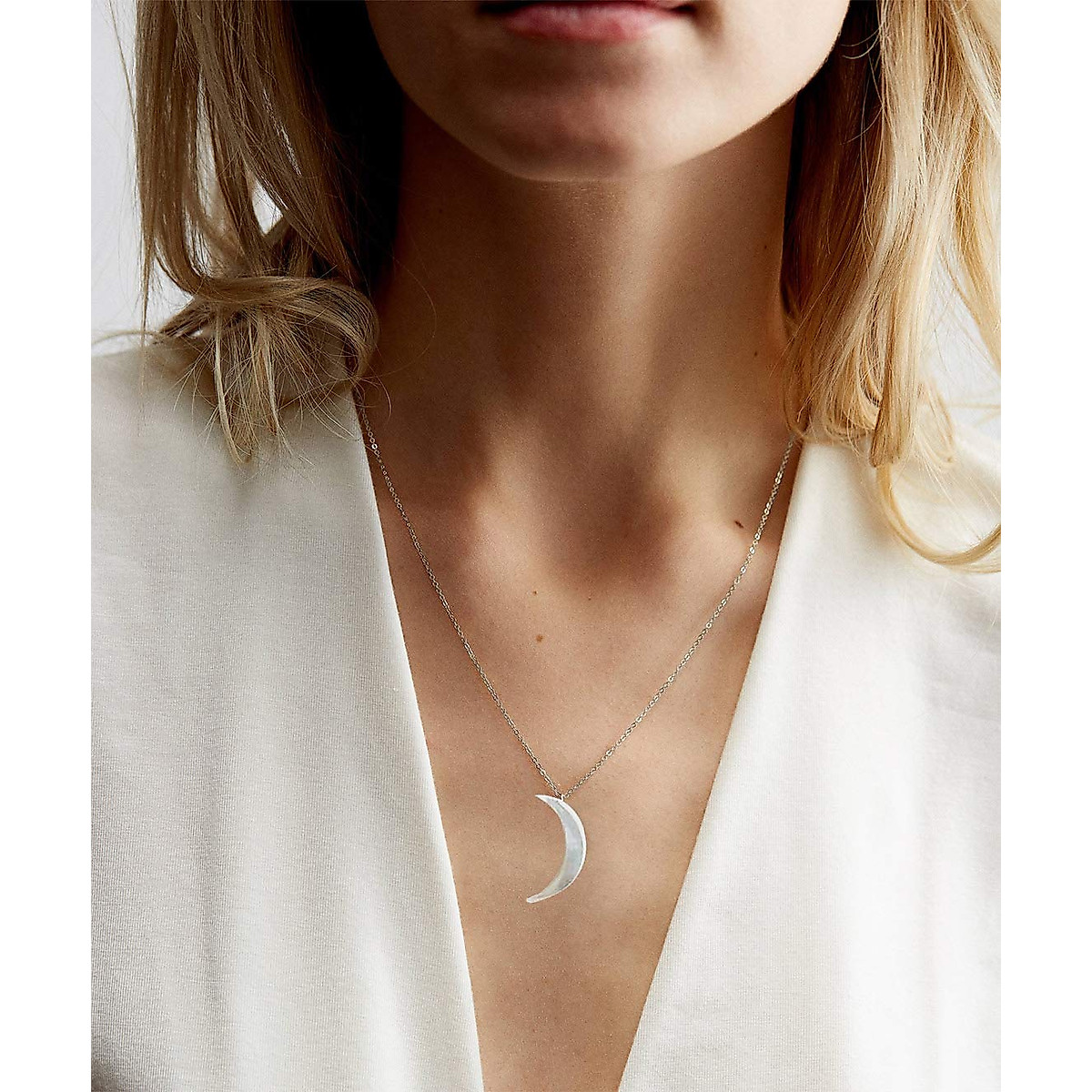 Glimmerst Crescent Moon Necklace, 18K Gold Plated Stainless Steel Crescent Moon Pendant Necklace Delicate Dainty Crescent Necklace for Women