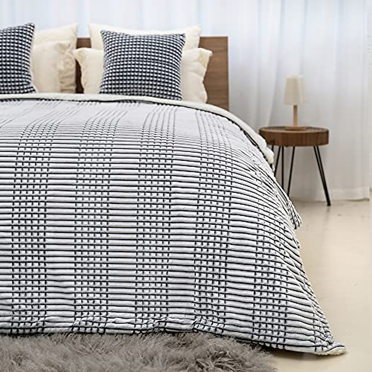 Cozy Bliss Grid Sherpa Blanket, Double Sided Fuzzy Soft Fleece Throw Blanket Cozy Plush Thick Ribbed Blanket for Couch Bed Sofa (Black Marl, 90 x 90)