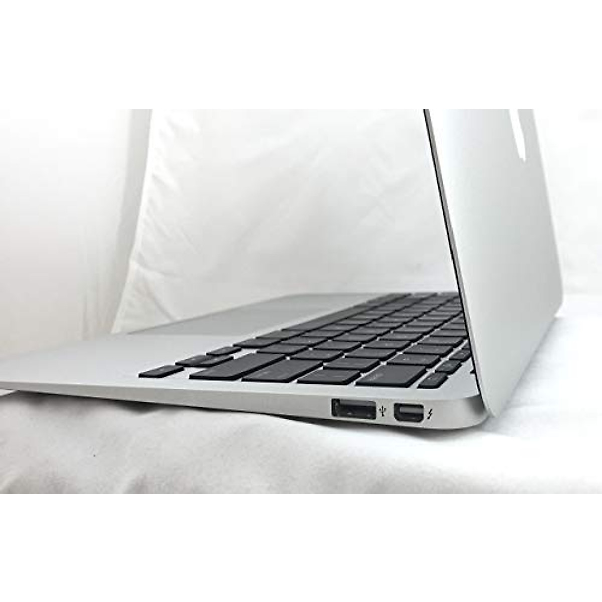Apple MacBook Air 11.6-Inch Laptop Core i5 1.6GHz / 4GB DDR3 Memory / 128GB SSD (Solid State Drive) / OS X 10.10 Yosemite (Refurbished)