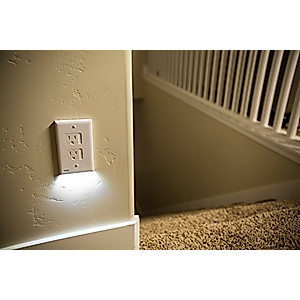 SnapPower 3 Pack SafeLight [for Décor Outlets] - Self-Closing Safety Cover Plate with LED Night Light - Child-Proofing Wall Plate Helps Protect Baby from Electrical Shock - (Décor, White)