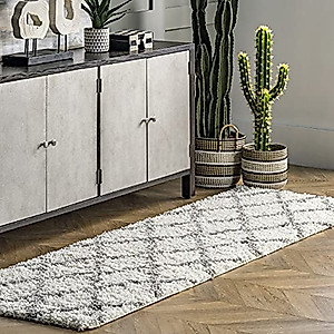 nuLOOM Tess Moroccan Shag Runner Rug, 2' 6" x 6', White