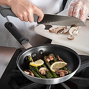 Carlisle FoodService Products 60907XRS Scratch-Resistant Aluminum Non-Stick Fry Pan With Removable Silicone Sleeve, 7