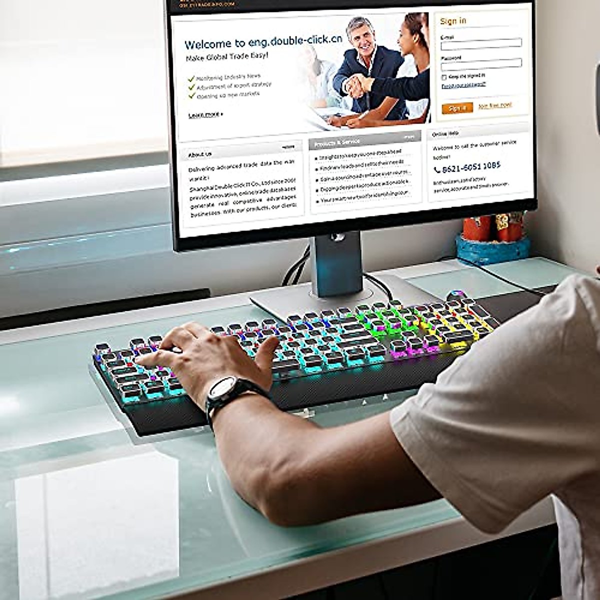 Fiodio Mechanical Gaming Keyboard, LED Rainbow Gaming Backlit, 104 Anti-ghosting Keys, Quick-Response Black Switches, Multimedia Control for PC and Desktop Computer, with Removable Hand Rest