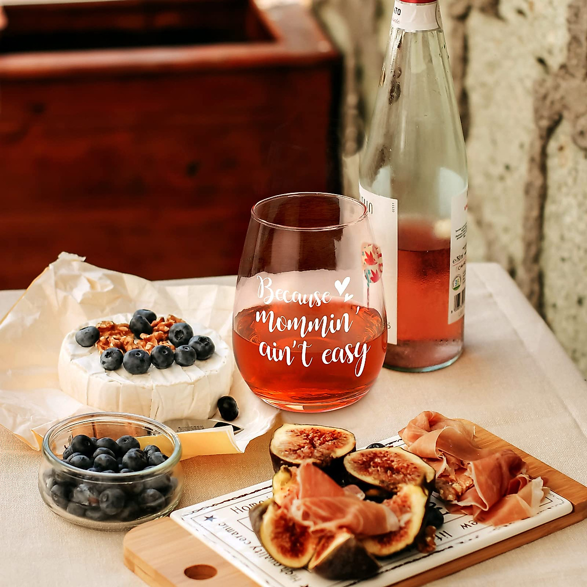 Futtumy Mom Gift, Mom Juice Because Mommin Ain’t Easy Stemless Wine Glass Set, Mothers Day Gift Birthday Gift Christmas Gift for Mom Mother Mom to be New Mom Mama, 15 Oz