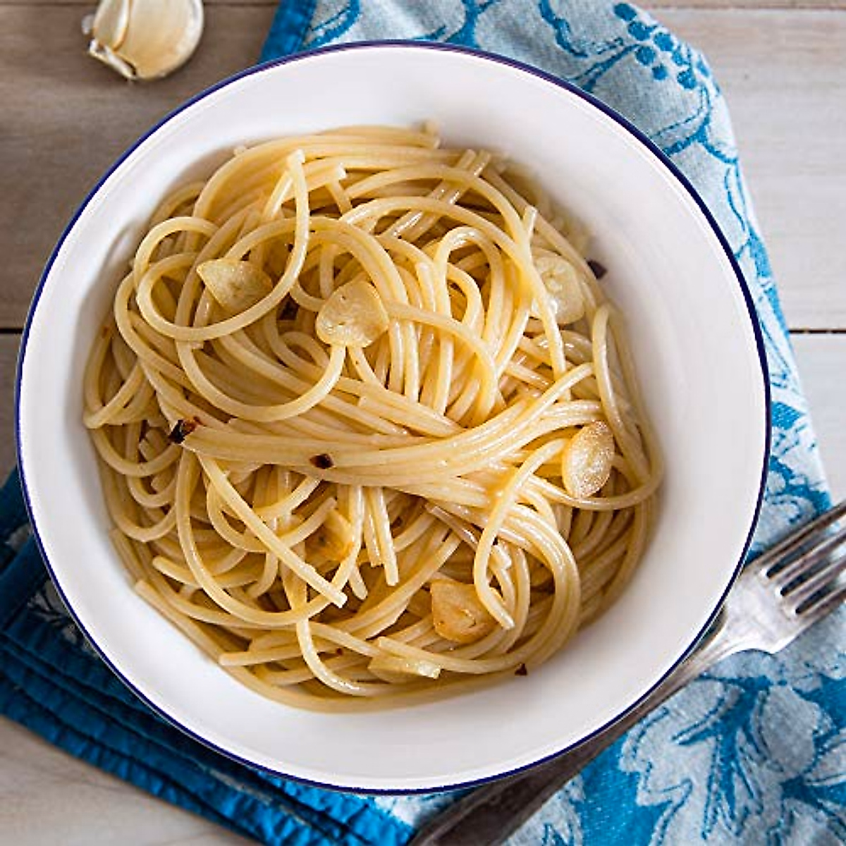 Webake 9.5 Inch Enamel Plates, 2 Pack Salad Pasta Bowls Enamelware Dinner Plates White Body with Blue Rim, Serving Trays for Dinner, Outdoor, Picnic, BBQ, Butter