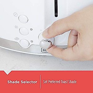 BLACK+DECKER TR1250WD Honeycomb Collection 2-Slice Toaster with Premium Textured Finish, White