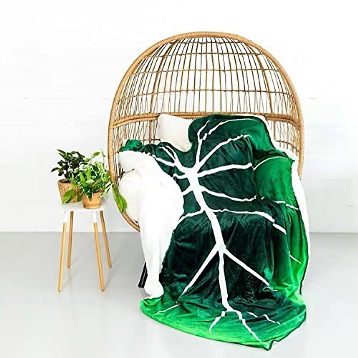 Cute Large Green Leaf Plush Blanket, Soft and Comfortable Novelty Blanket, Flowers Botanical Leaves Pattern Throw Blanket for Bedroom Living Rooms Sofa Camping Bed Blanket