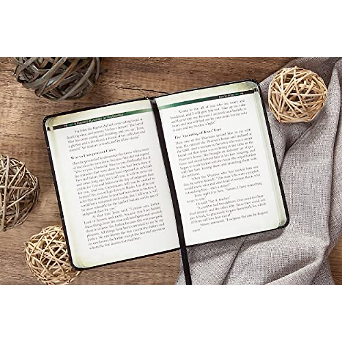 The Chosen Presents: A Blended Harmony of the Gospels