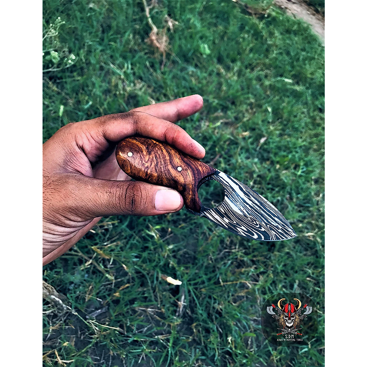 SDM Custom Handmade Hunting Knife Bush craft Knife Damascus Steel Survival Knife EDC 5'' Overall Walnut Wood With Sheath