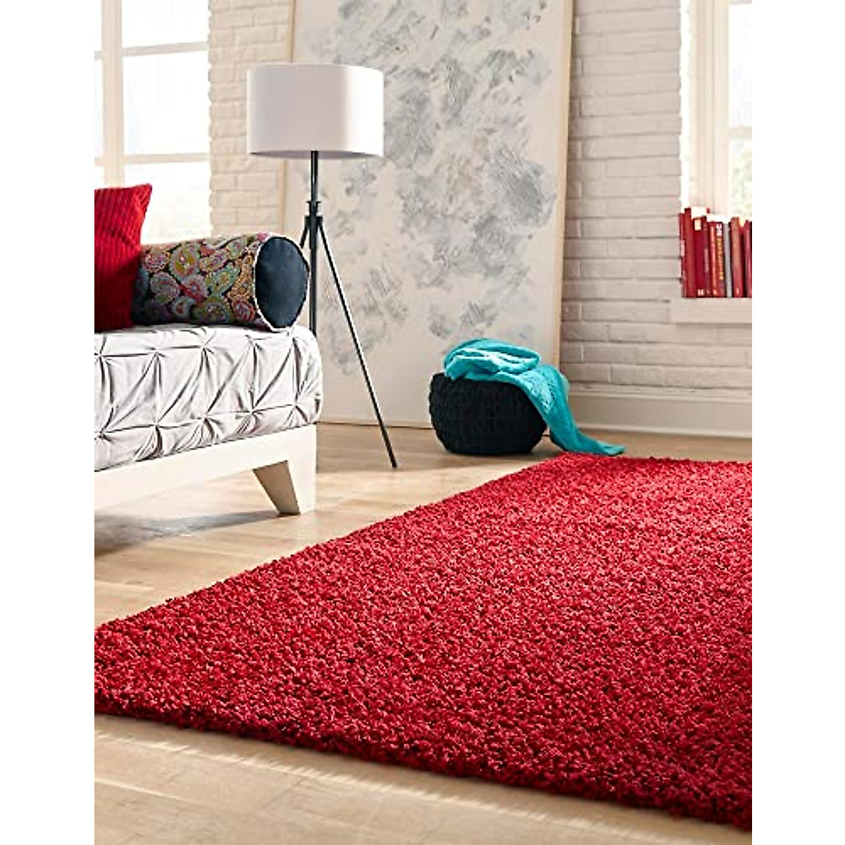 Rugs.com - Über Cozy Solid Shag Collection Rug – 2' x 3' Cherry Red Shag Rug Perfect for Entryways, Kitchens, Breakfast Nooks, Accent Pieces