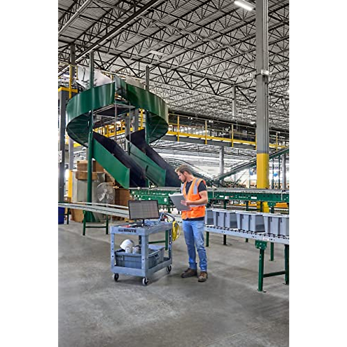 Rubbermaid Commercial Products Brute Heavy Duty 2-Shelf Utility/Service Cart, Medium, Lipped Shelves, Ergonomic Handle, 500 lbs. Capacity, Gray, for Warehouse/Garage/Cleaning/Maintenance/Stadiums