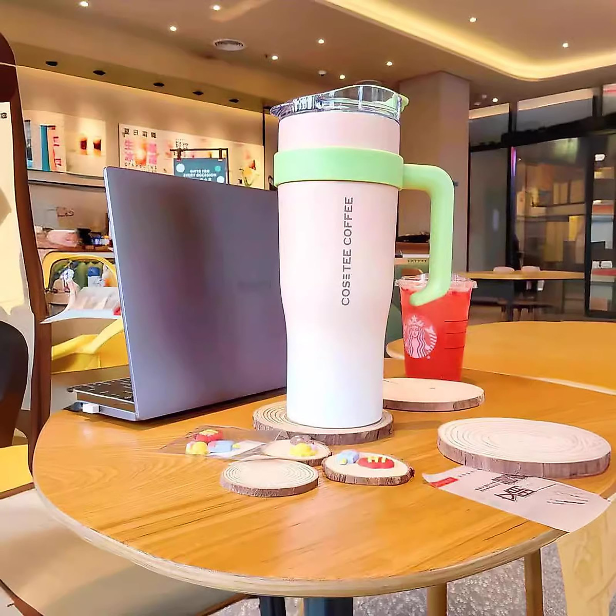 Taumy Large capacitly stainless steel drinking cup with handle and straw, Reusable, Easy to clean, Leak-proof andinsulated travel mug (Pink)