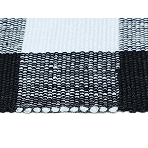 SISOSU Woven Buffalo Plaid Area Rug - Carpets for Living Room, Bedroom, Dining Room, Home Décor - Luxurious Handcrafted Traditional Rug - PET-Yarn - Modern Rugs- 2’ x 3’- Black & White