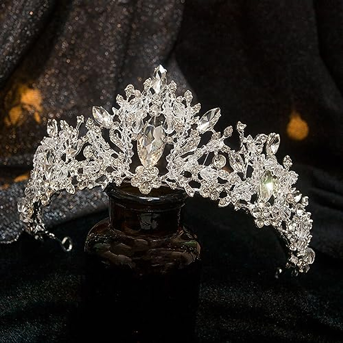 RUOKFZIYAN Silver Crown for Women and Birthday Tiara Crystal Queen Crowns Rhinestone Princess Tiaras for Girl Bride Wedding Hair Accessories for Bridal Party Prom Halloween Cos.play dress Christmas