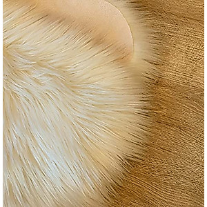 LAMBZY Faux Sheepskin Super Soft Hypoallergenic Silky Shag Rug for Living Room, Kids Room, Sofa (Quarto 4 Pelts 4'x6', Cream)