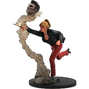 Diamond Select Toys Buffy The Vampire Slayer Gallery: Buffy PVC Figure, 9 inches